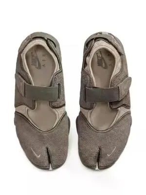 Nike Rift Sneakers
