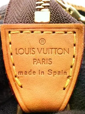 LOUIS VUITTON 2001 Monogram Pochette Accessoires Shoulder Bag