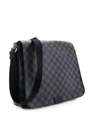 LOUIS VUITTON Damier Graphite Canvas Daniel Mm Messenger Bag
