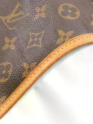 LOUIS VUITTON Monogram Shoulder Bag