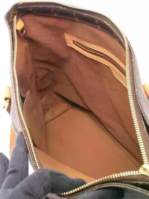 LOUIS VUITTON 2004 Cabas Mezzo Monogram Tote Bag