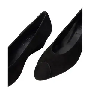 AeydĒ Solid Wedge Suede Pumps