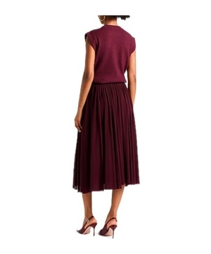 Brunello Cucinelli Minimalist Sleeveless Crewneck Knit Top
