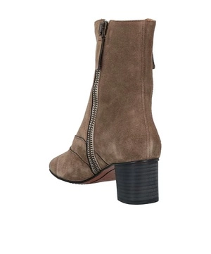 Chloé Minimalist Leather Boots