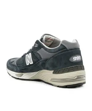 NEW BALANCE 991 Sneakers