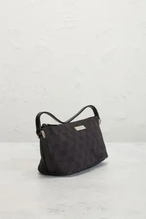 Gucci Gg Boat Pochette Shoulder Bag - Black