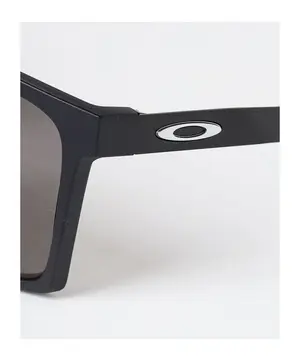 Oakley Geometric Sunglasses