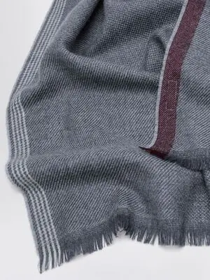 Brunello Cucinelli Scarf In A Fine Wool And Cashmere Blend - Grey