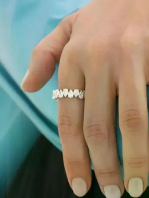 SOLO FOR DIAMONDS Pear-cut Diamond Ring