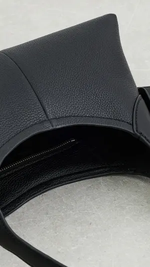 Marc Jacobs The Small Belted Sack Shoulder Bag - Black
