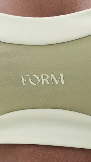 FORM Scoop Contrast Bra - Matcha/sage