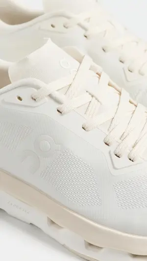 On Cloudze Sneakers