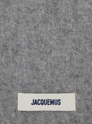Jacquemus L'echarpe Carro' Grey Scarf With Logo Patch On The Front And Fringed Hem In Wool Blend - Multicolor