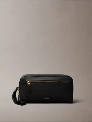 Calvin Klein Premium Leather Dopp Kit