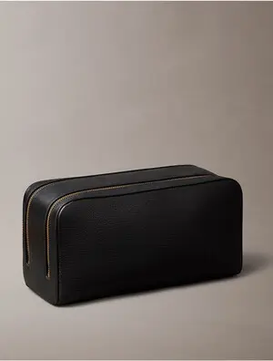Calvin Klein Premium Leather Dopp Kit