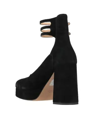 Chloé Suede Courts Pumps