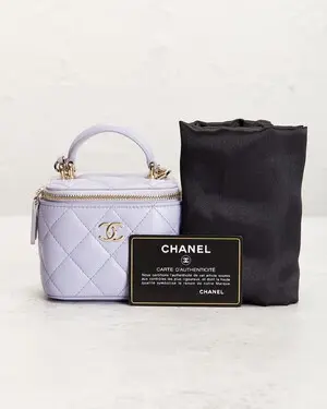 FWRD RENEW Chanel Lambskin Mini Classic Vanity Case - Lavender