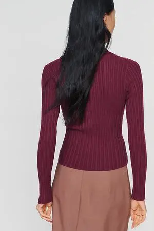 525 Tabitha Sweater - Plum