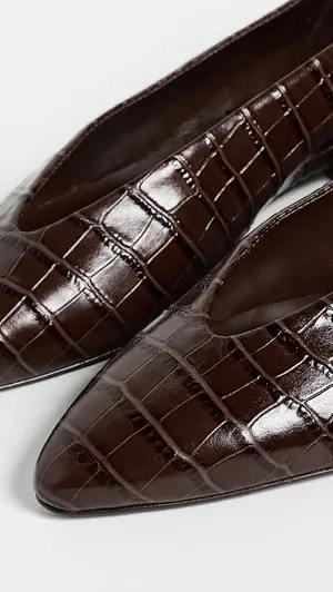 REFORMATION Calista Flats