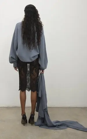 Arakii Ruffled Wool Knit Scarf
