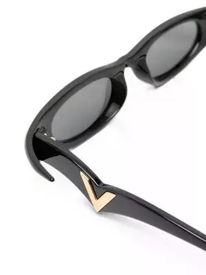 Valentino Garavani V-logo Cat-eye Frame Sunglasses
