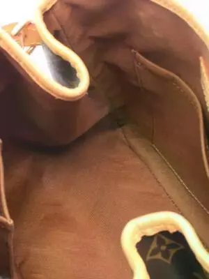 LOUIS VUITTON 2005 Monogram Batignolles Vertical Pm Handbag
