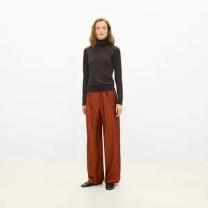 Theory Flowy Pant In Mod Silk Twill Umber