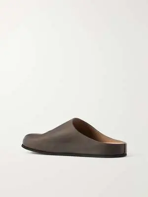 COMMON PROJECTS Leather Clogs