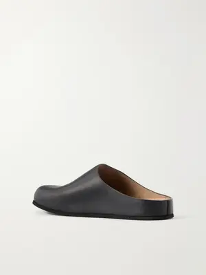 COMMON PROJECTS Leather Clogs - Black