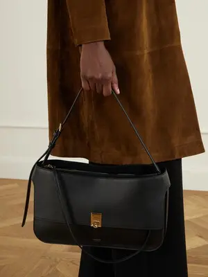 FERRAGAMO Cara Leather Shoulder Bag - Black