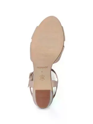 Bernardo Ginni Crossover-strap Buckle-fastening Sandals