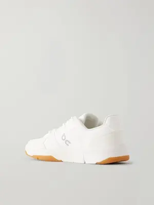 On Roger Federer The Roger Clubhouse Sneakers