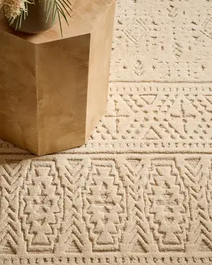 Quince Alma Hand-loomed Wool Rug - Beige