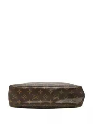 LOUIS VUITTON Monogram Canvas Trousse Toilette 28