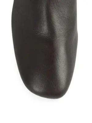 TOTEME Leather Heel Ankle Boots