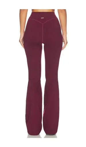 437 The Leisure Pant In Wine - Black Cherry