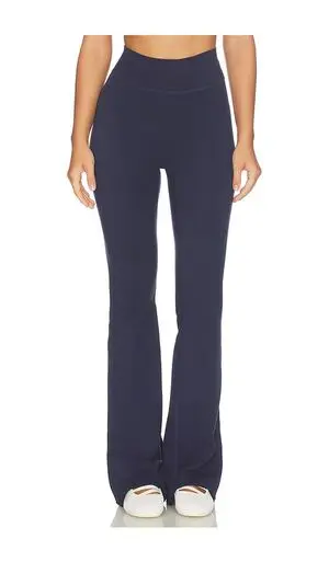 437 The Leisure Pant - Navy