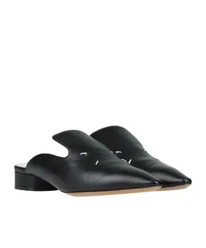 MAISON MARGIELA Minimalist Leather Shoes - Black