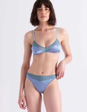 Araks Maya Thong Powder