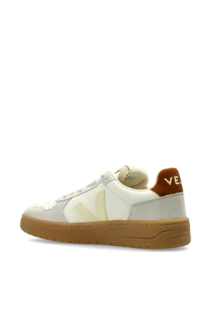 VEJA Sports Shoes ‘v-82