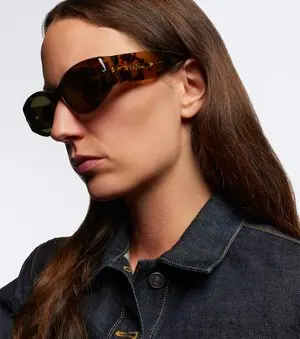 Fendi Oval Sunglasses With Tortoiseshell Acetate Frame