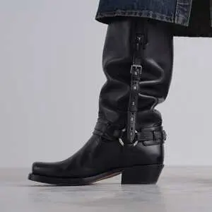 Fendi Calf Leather Buckled Boots - Black