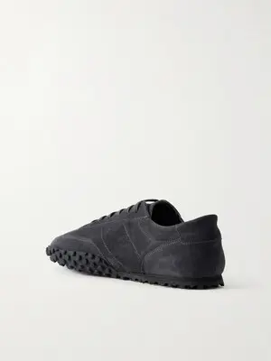 COMMON PROJECTS Suede Sneakers - Black