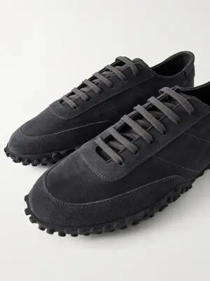 COMMON PROJECTS Suede Sneakers - Black