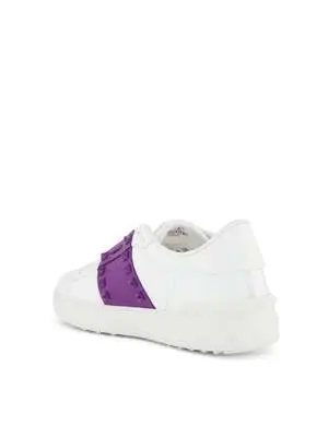 Valentino Garavani Round-toe Low-top Sneakers