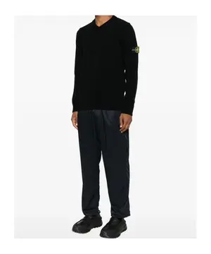 Stone Island V-neck Logo-badge Sweater - Black