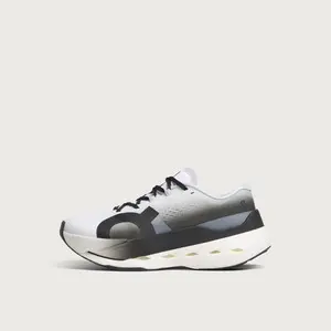 On Cloudboom Max Sneaker - White/black
