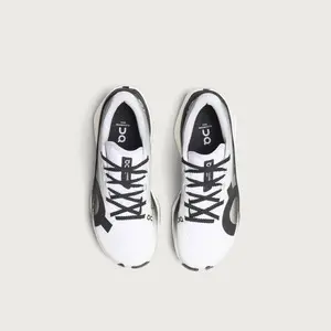 On Cloudboom Max Sneaker - White/black