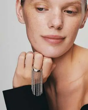 GUZEMA 18k Gold Chain Tassel Ring - White Gold