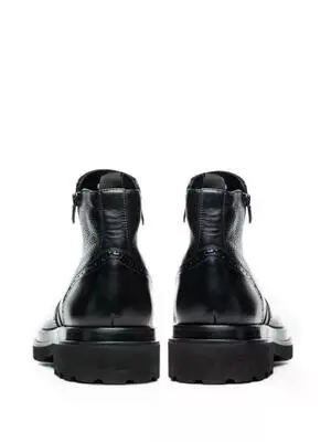 POCHE PARIS Brogue-detail Ankle Boots